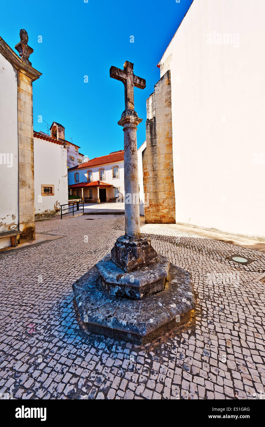 Cobblestone cross hi-res stock photography and images - Alamy