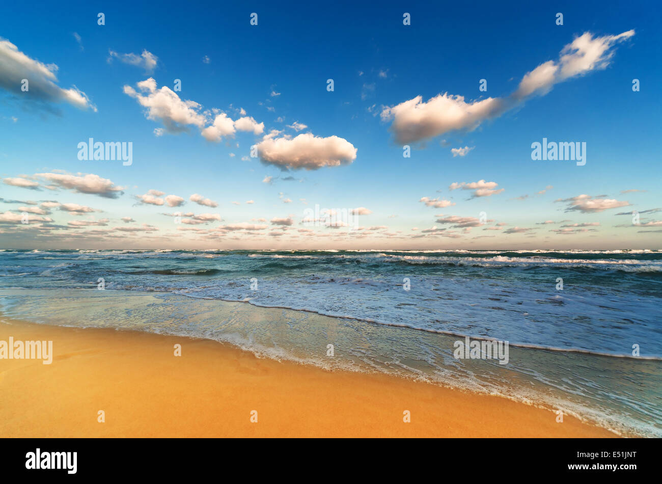Beautiful sandy beach island hi-res stock photography and images - Alamy
