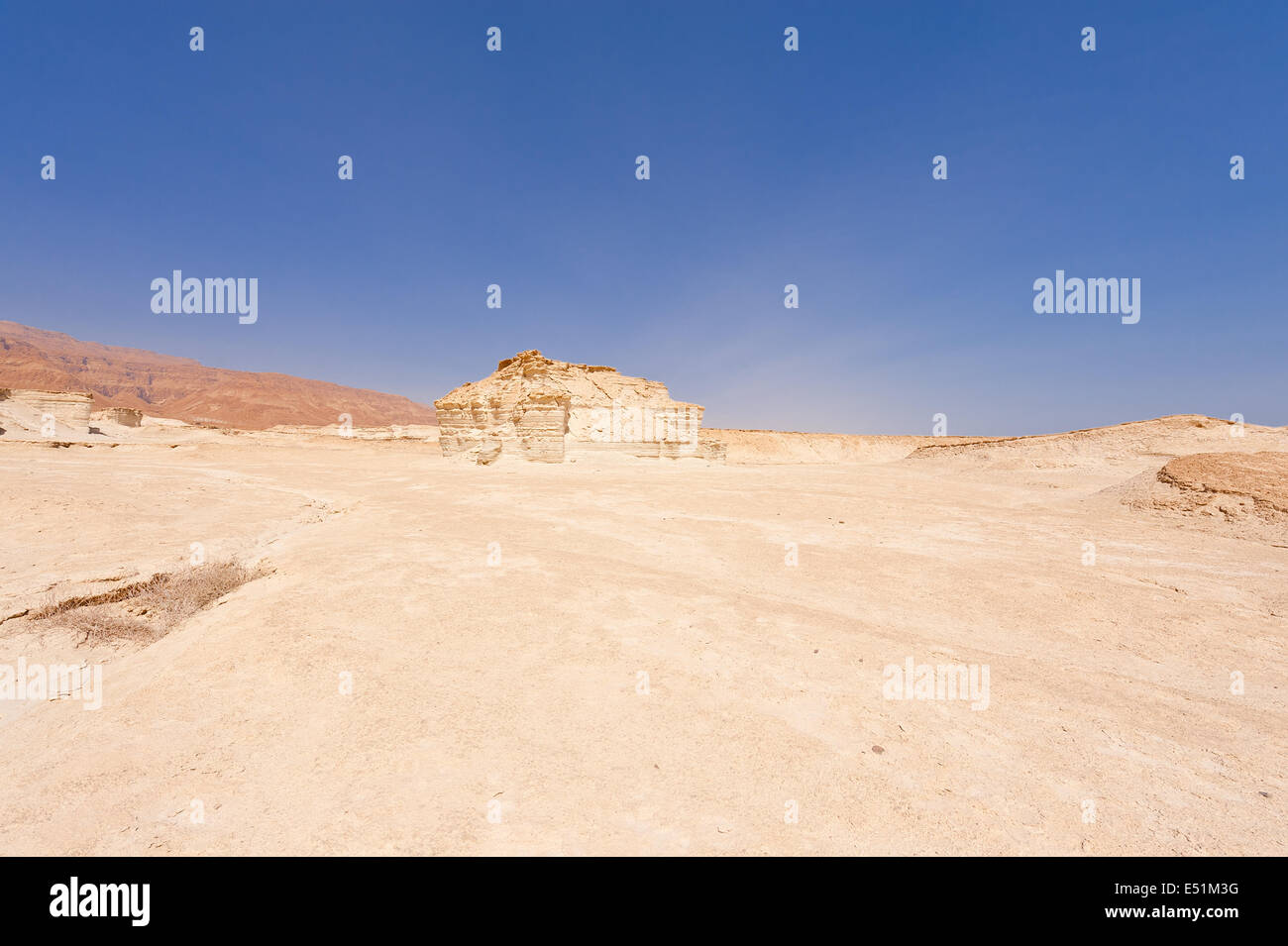 Rocky desert terrain hi-res stock photography and images - Alamy
