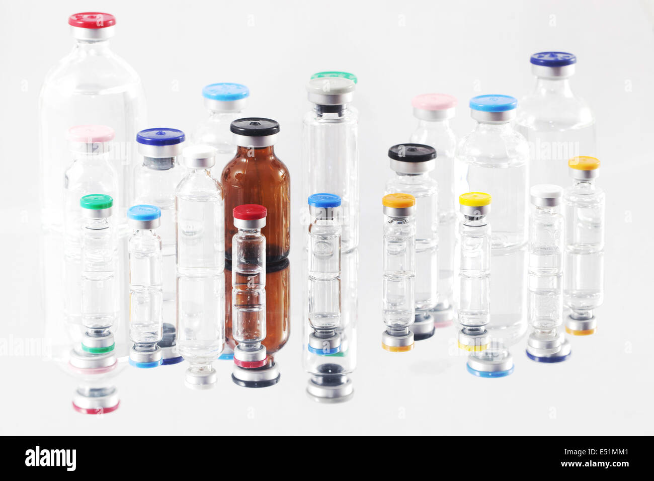 Pharmaceutical vials hi-res stock photography and images - Alamy