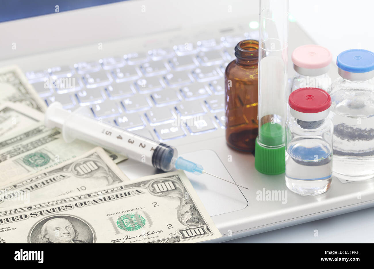 Pharmaceutical research hi-res stock photography and images - Alamy