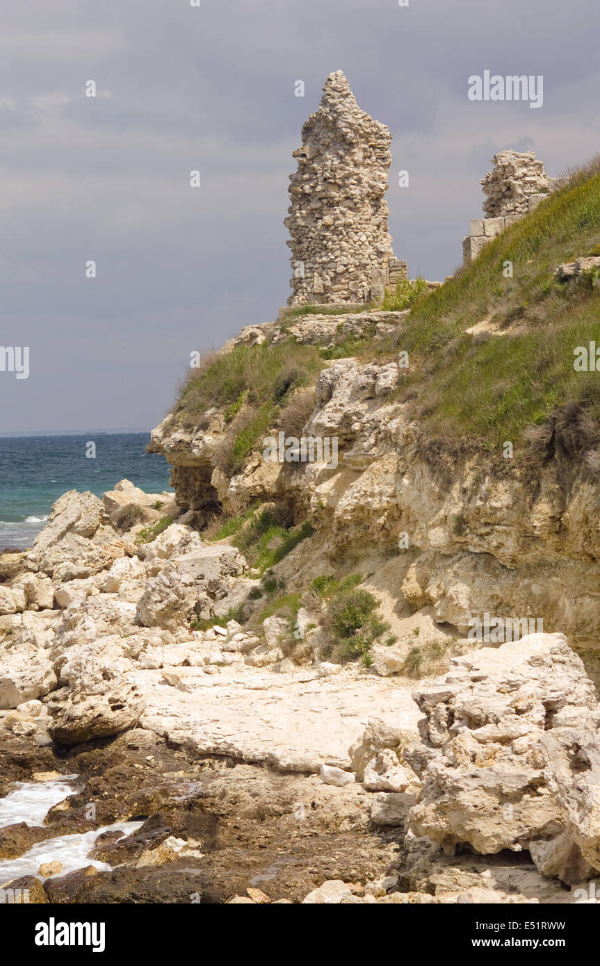 Ruins on the beach hi-res stock photography and images - Alamy