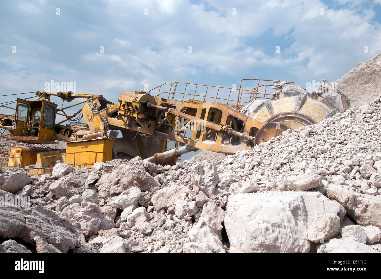 loading a large lorry building material Stock Photo - Alamy