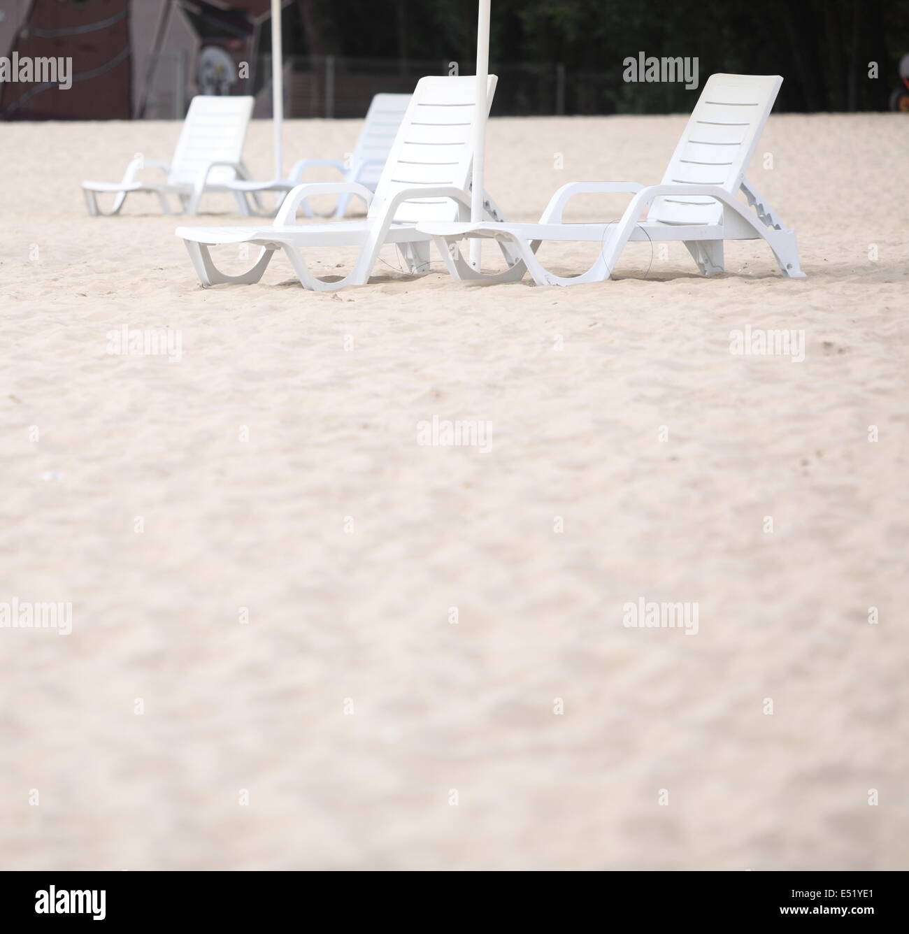 Pool and sunbathing chairs hi-res stock photography and images - Alamy