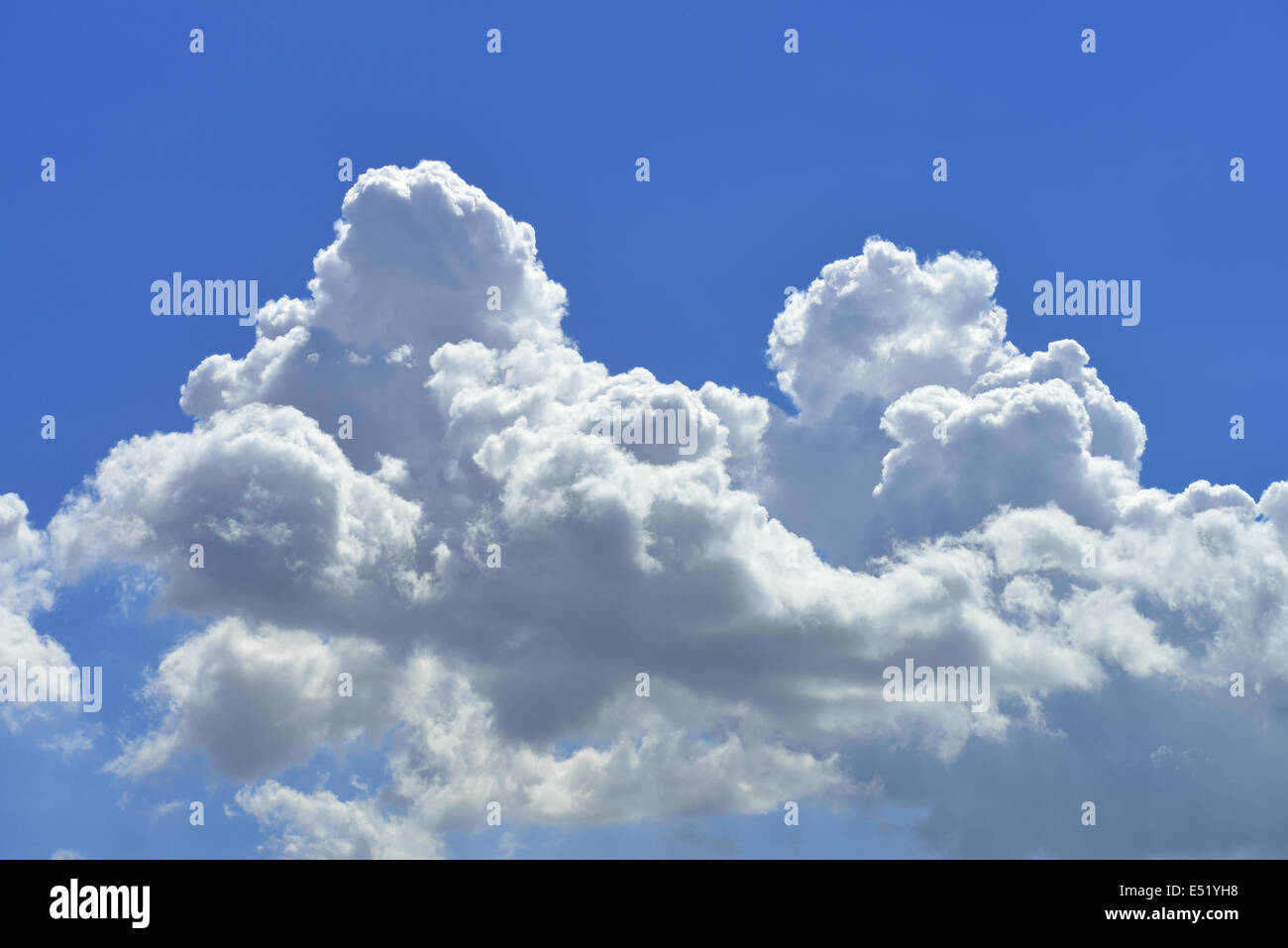 Cumulus wolken hi-res stock photography and images - Alamy