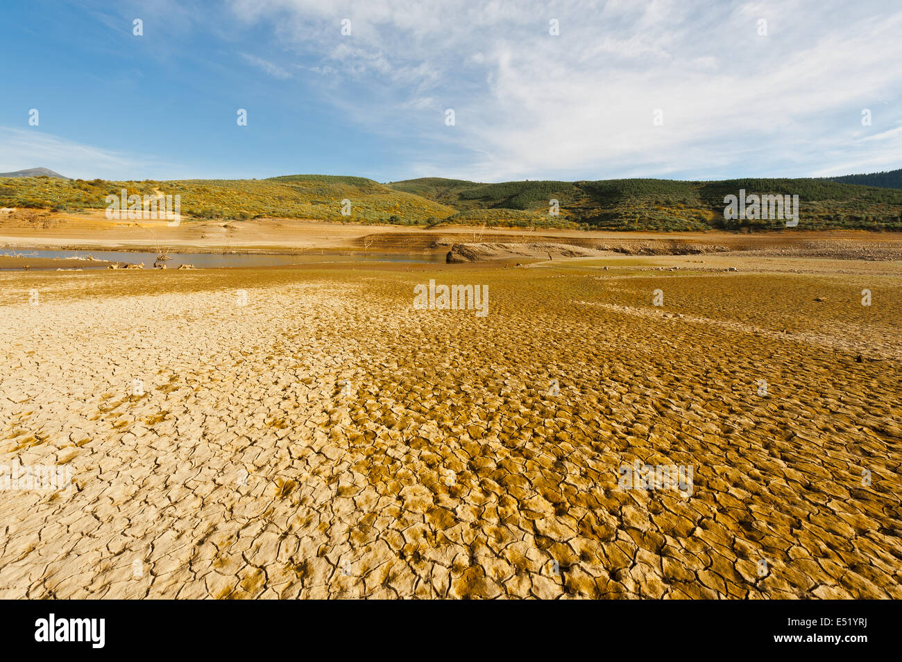 Dry valley hi-res stock photography and images - Alamy