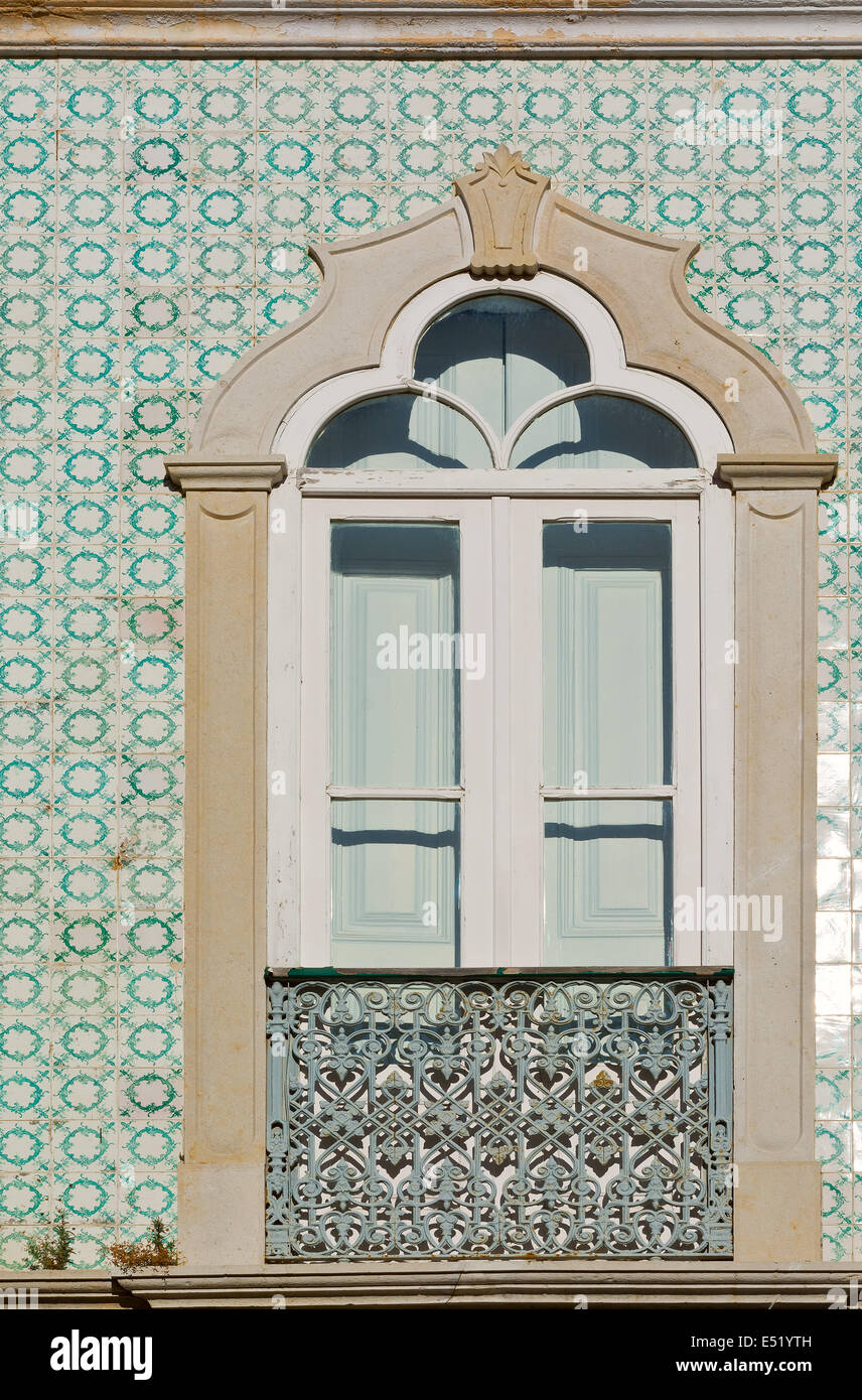 Green tiles ceramic portugal hi-res stock photography and images - Alamy