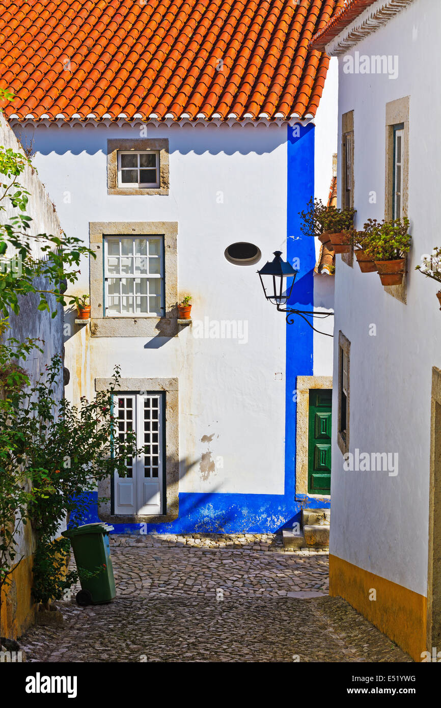 Narrow street hi hi-res stock photography and images - Alamy