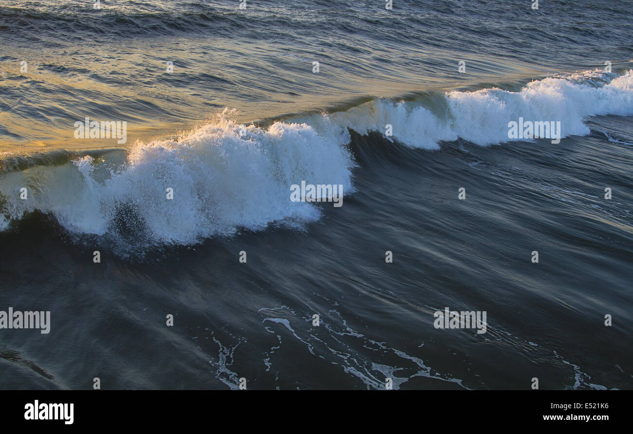 Tsunamis wave hi-res stock photography and images - Alamy