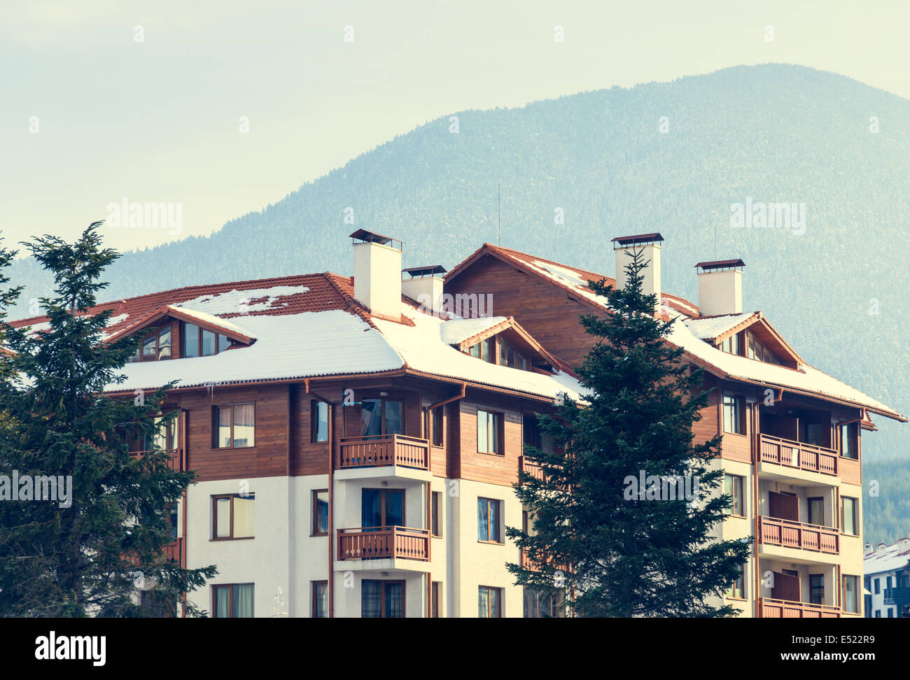 Big house structure hi-res stock photography and images - Alamy