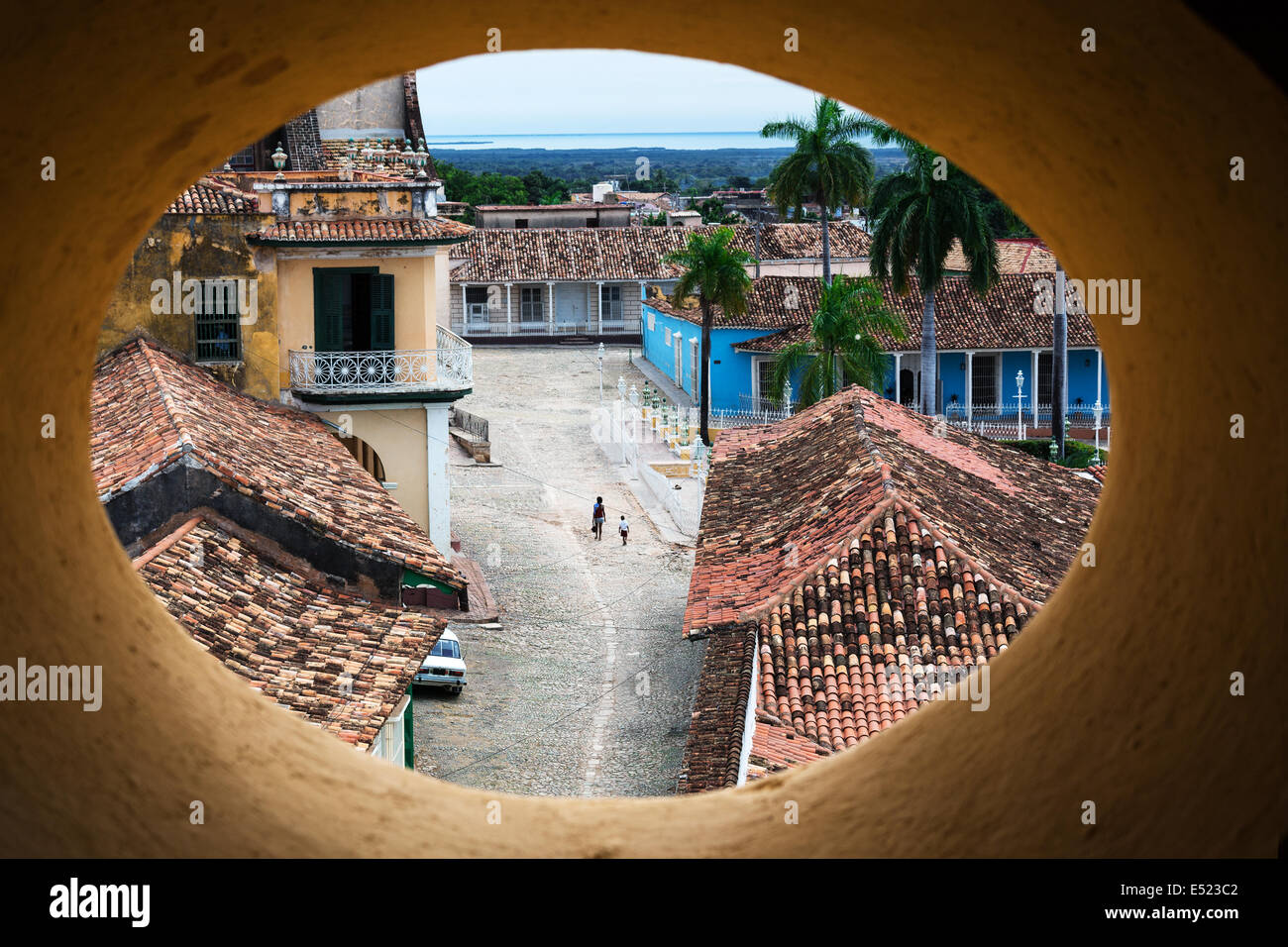Oval architectural frame hi-res stock photography and images - Alamy