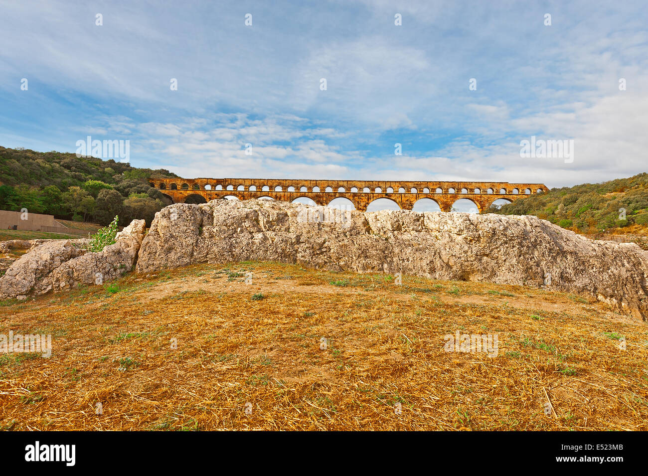 Ruined roman bridge hi-res stock photography and images - Alamy