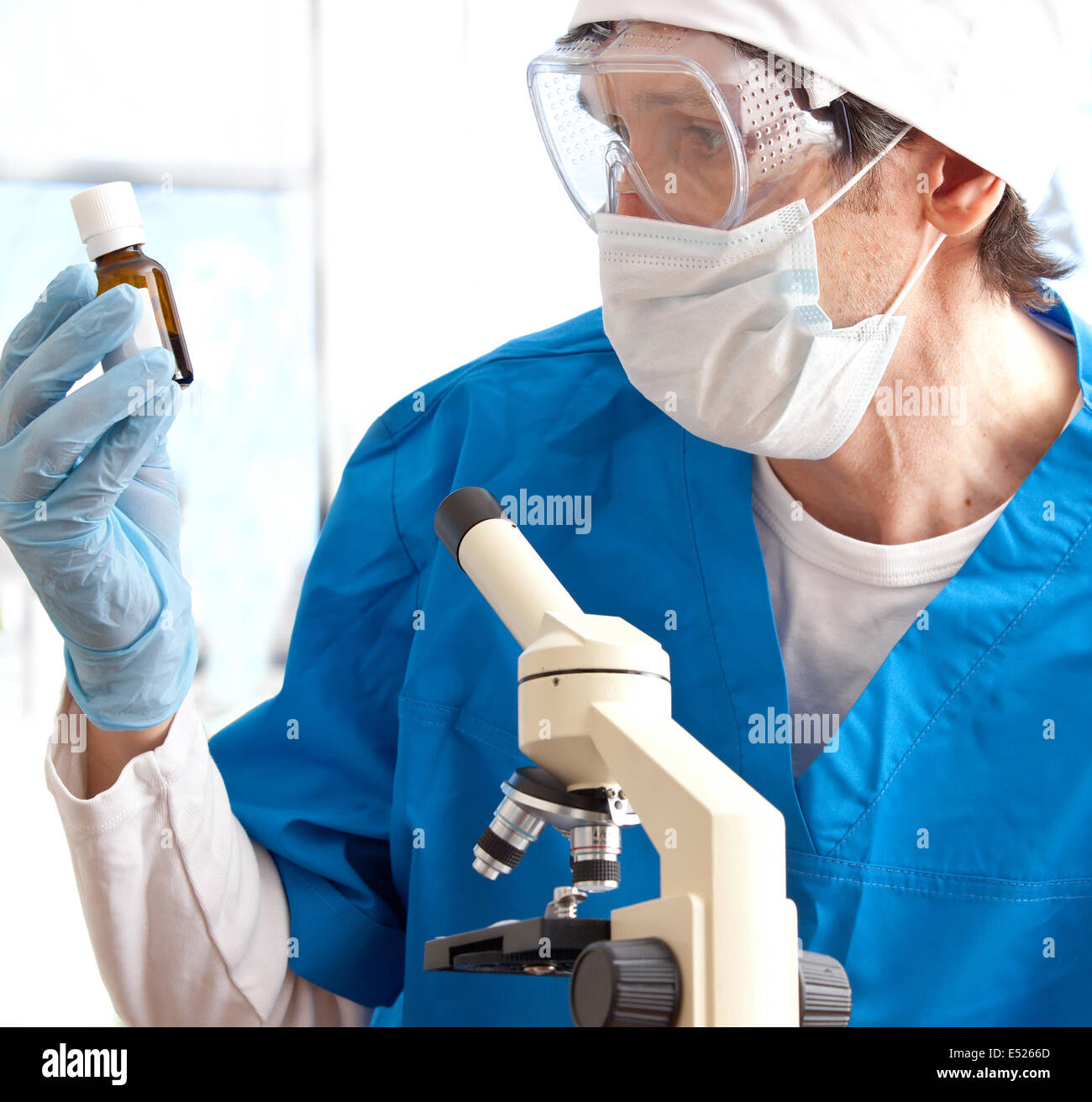 Clinician hi-res stock photography and images - Alamy