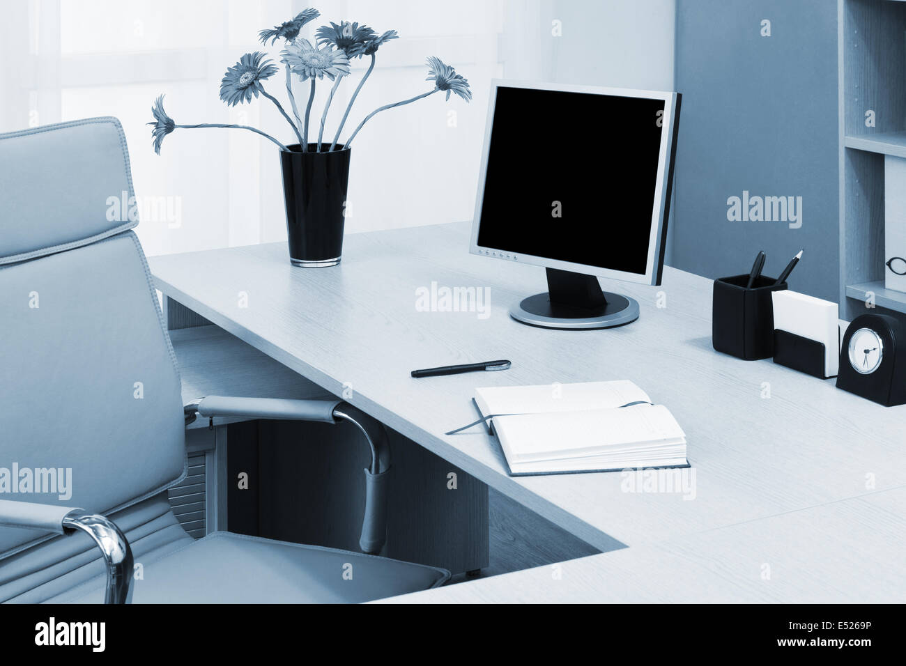 monitor on desk Stock Photo - Alamy