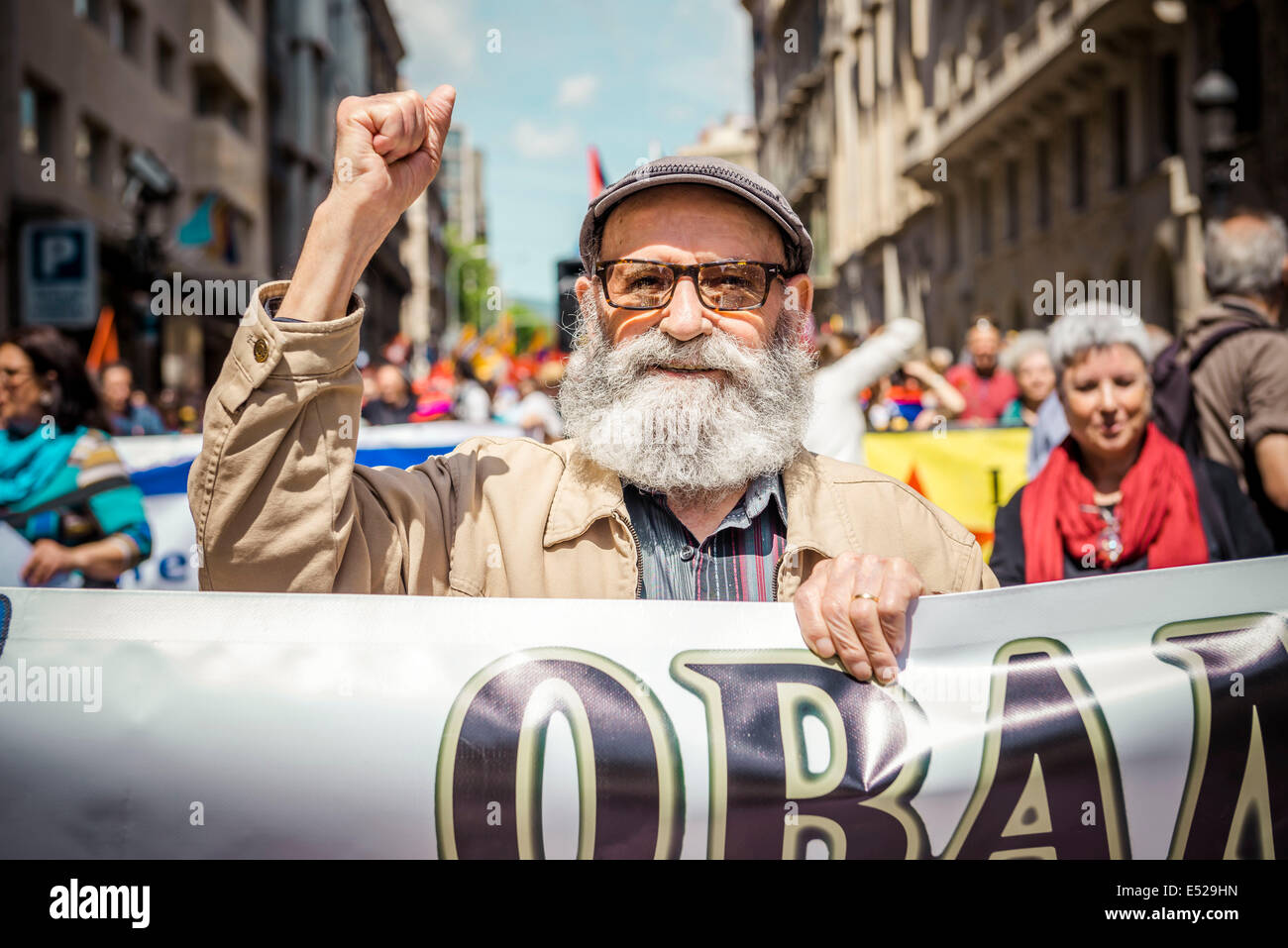 Barcelona, Spain. 1st May, 2014. A protestor with a Che Guevara outfit ...