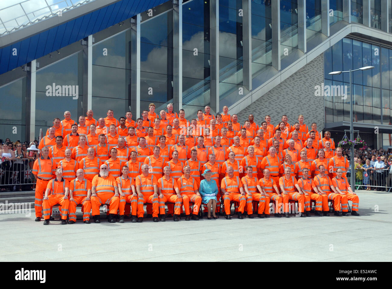 Queen elizabeth reading station hi-res stock photography and images - Alamy