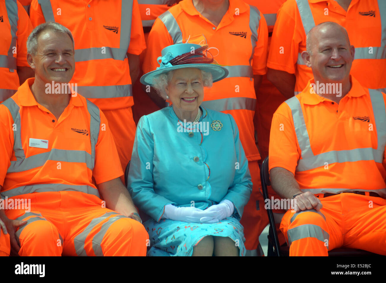 The queen reading station hi-res stock photography and images - Alamy