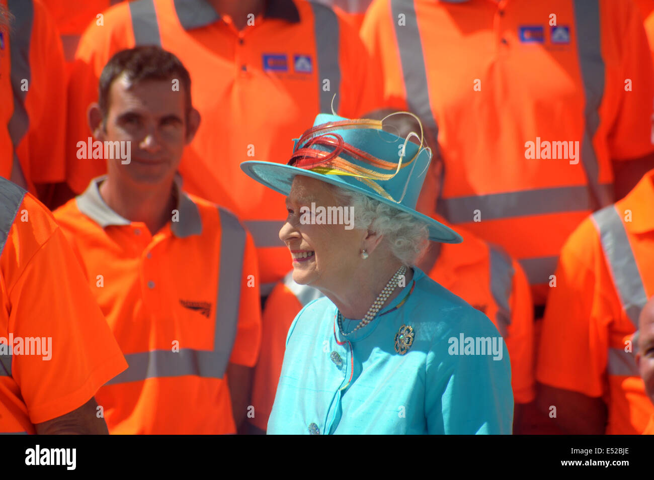 Queen elizabeth reading station hi-res stock photography and images - Alamy