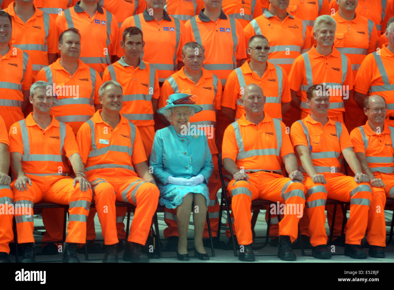 Queen elizabeth reading station hi-res stock photography and images - Alamy