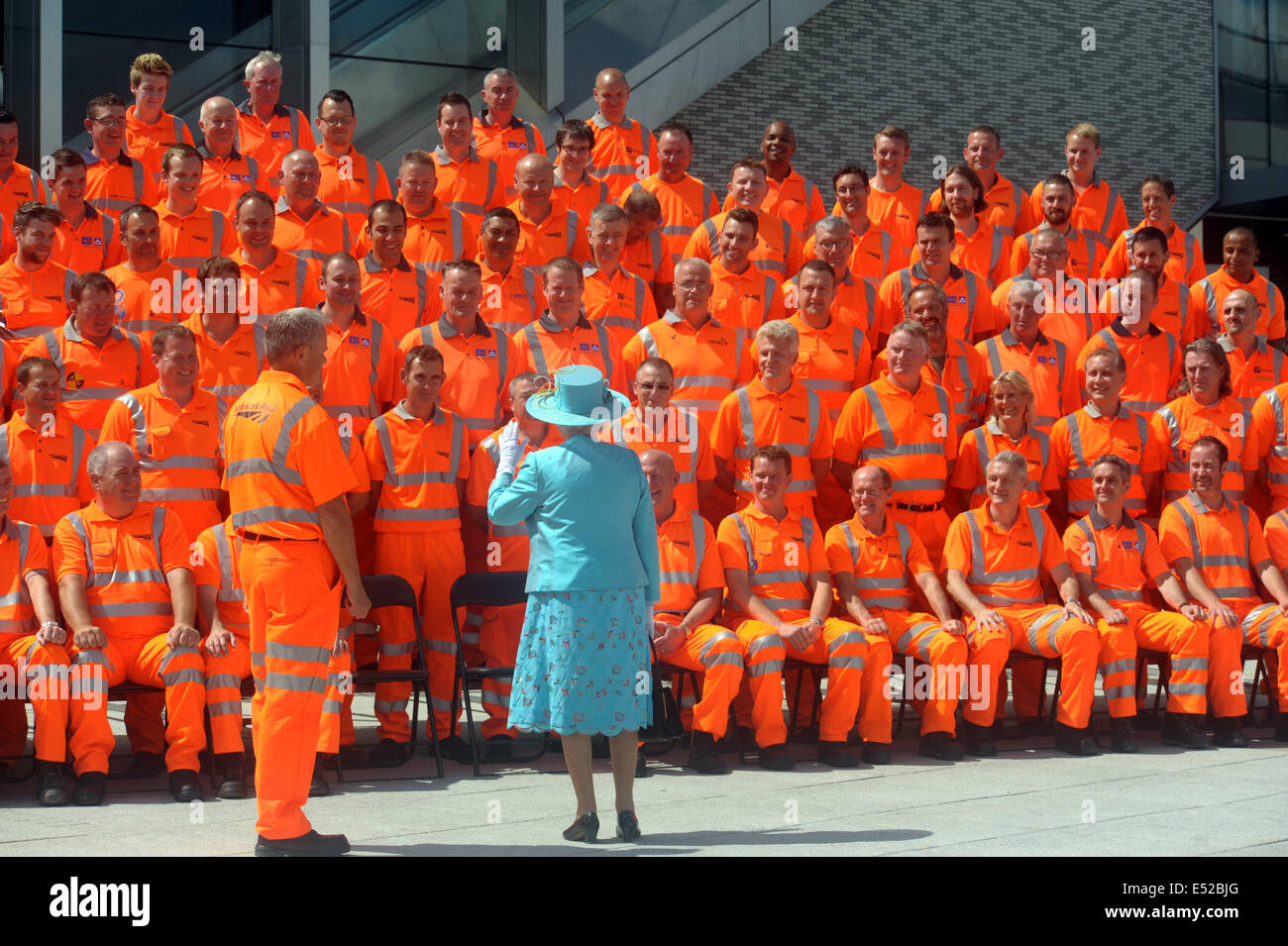 Queen elizabeth reading station hi-res stock photography and images - Alamy