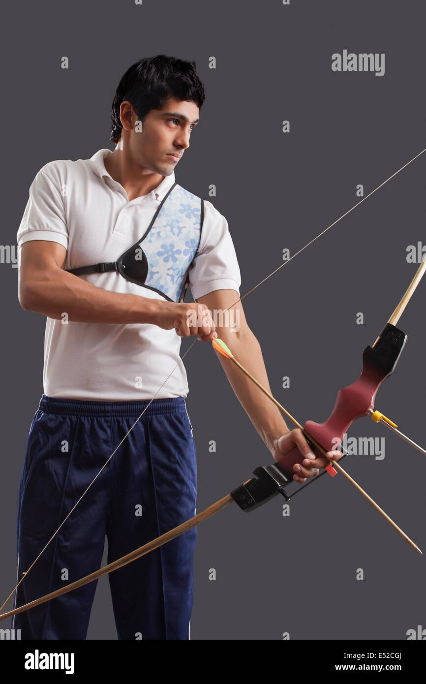 Male archer hi-res stock photography and images - Alamy