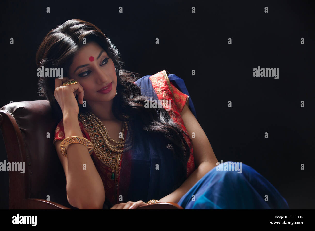 A beautiful bride sitting Stock Photo - Alamy