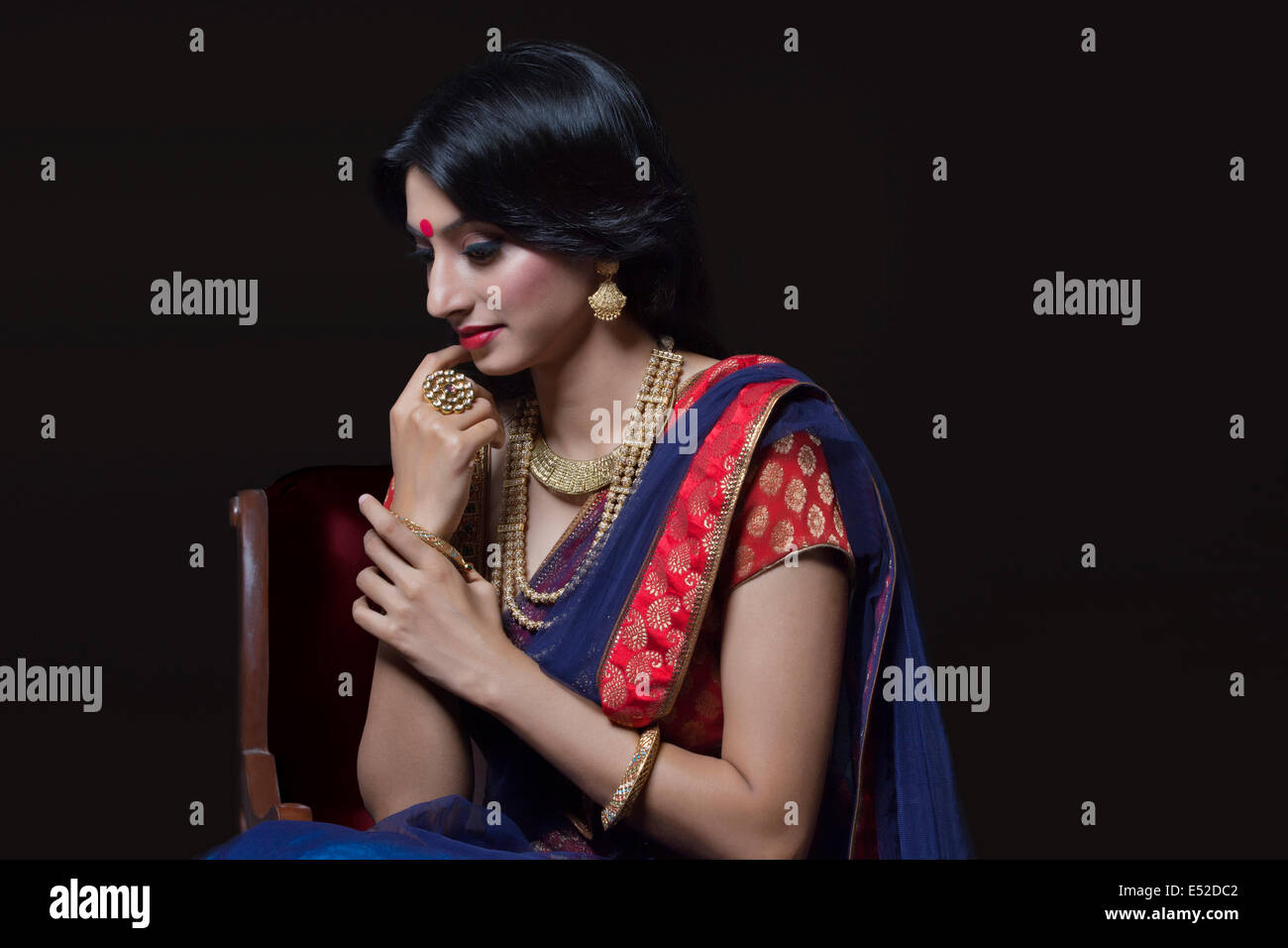 Side Profile Indian Bride Stock Photos & Side Profile Indian Bride ...