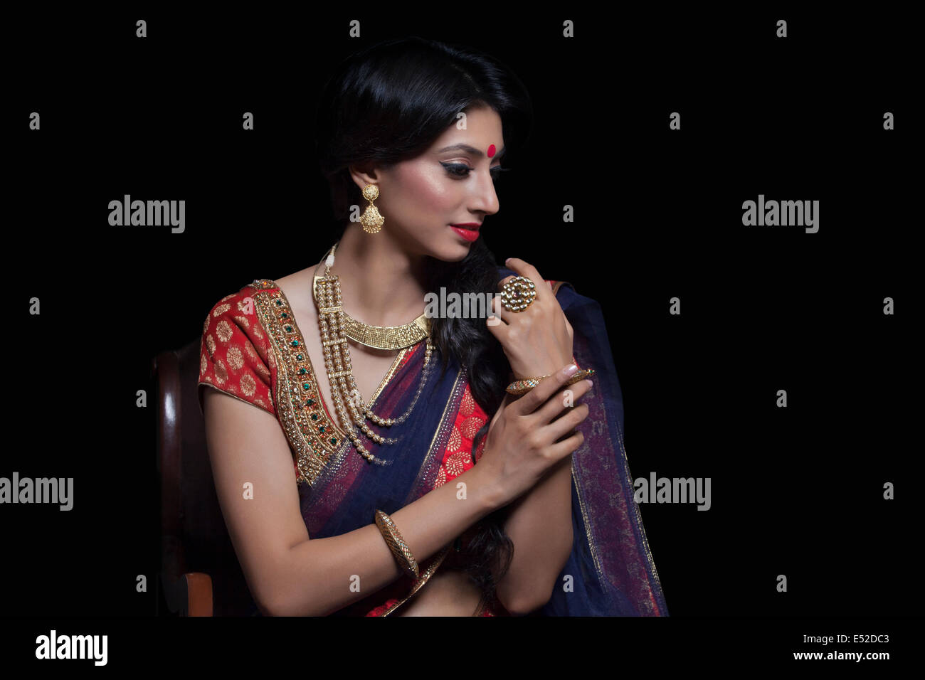 Side profile indian bride hi-res stock photography and images - Alamy