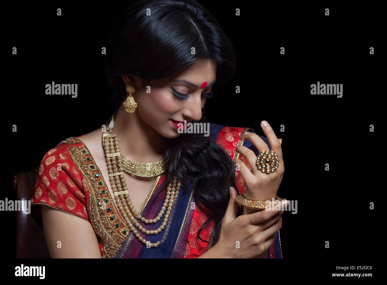 Side profile indian bride hi-res stock photography and images - Alamy