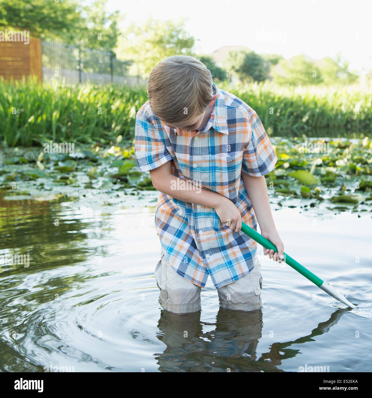 Scoop net hi-res stock photography and images - Alamy