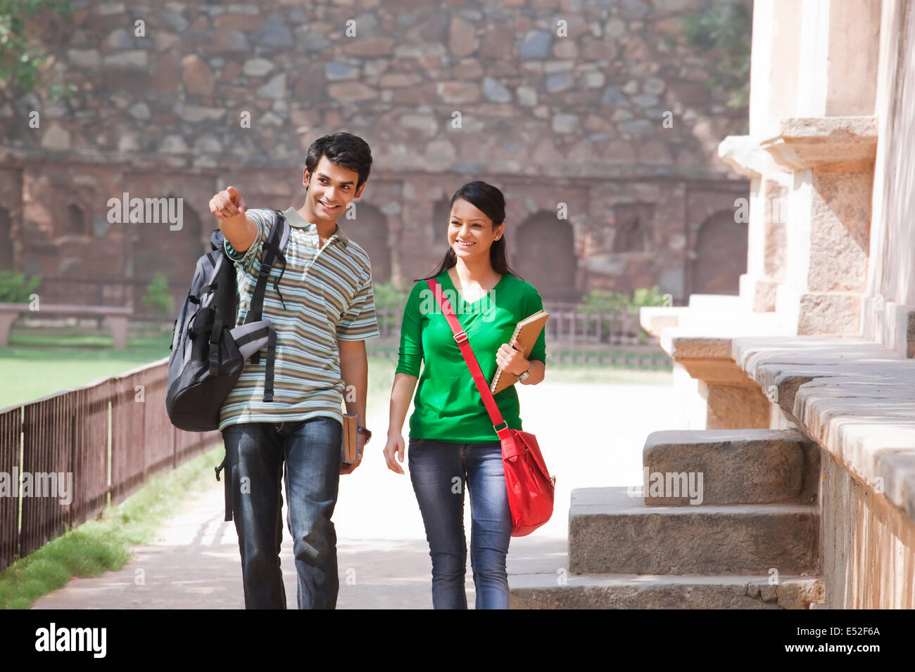 Man pointing something out hi-res stock photography and images - Alamy