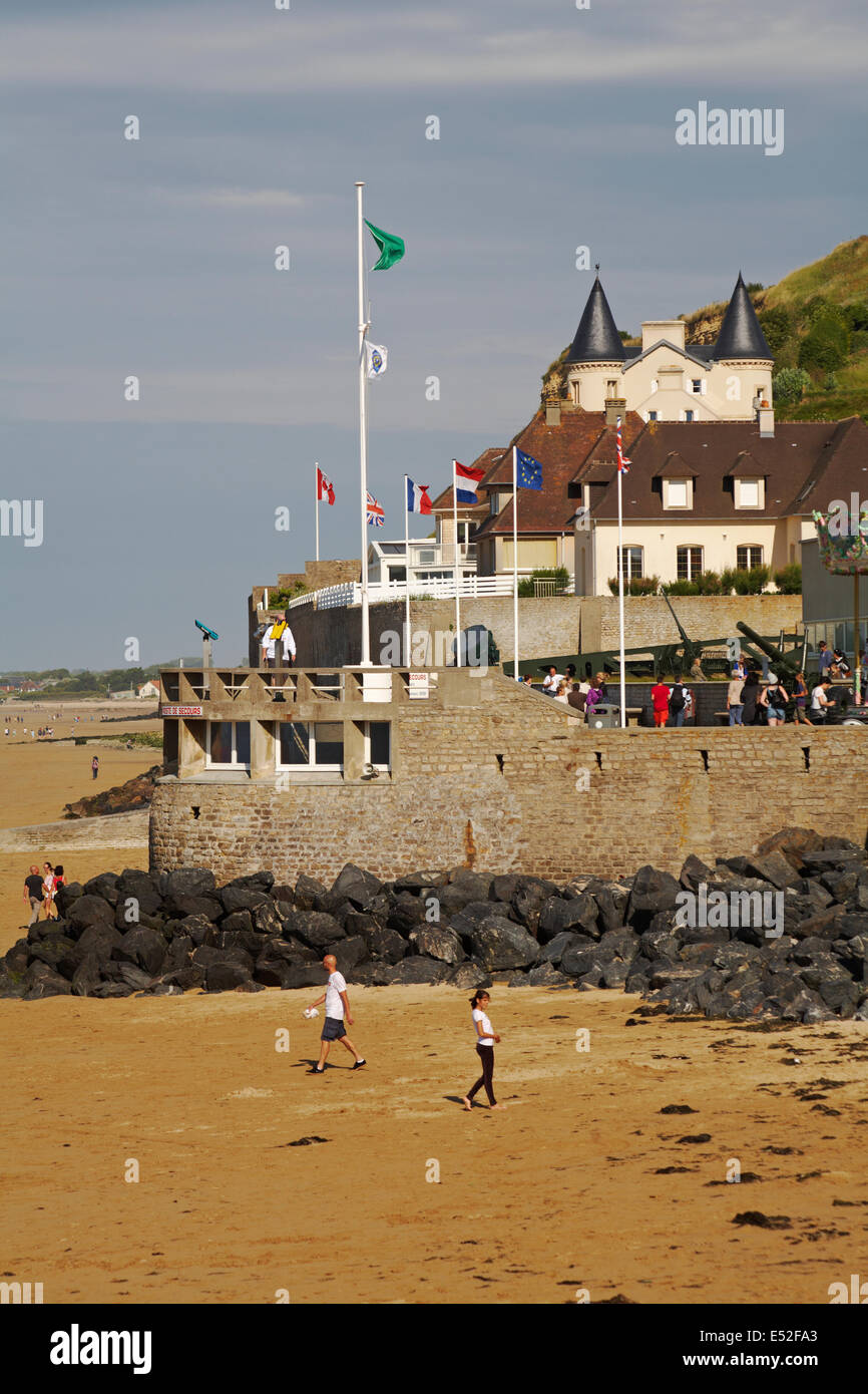 Arromanches beach normandy hi-res stock photography and images - Alamy