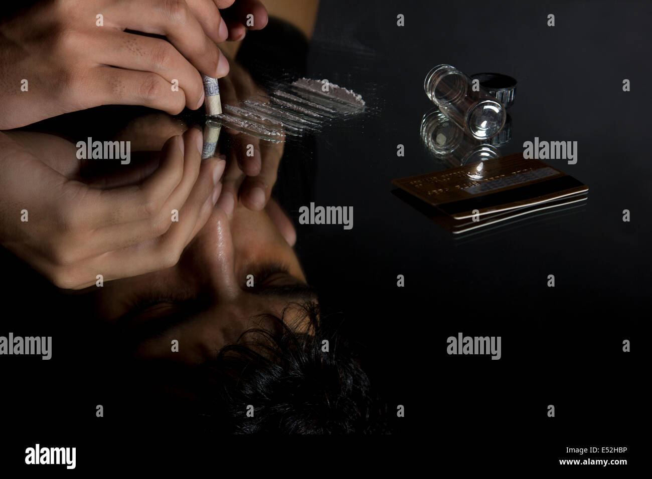 Snorting Drugs Stock Photos & Snorting Drugs Stock Images - Alamy