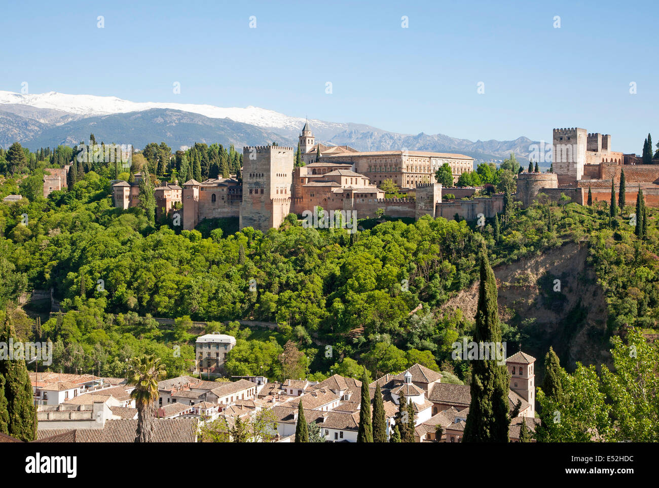 Sierra nevada mountains alhambra hi-res stock photography and images ...