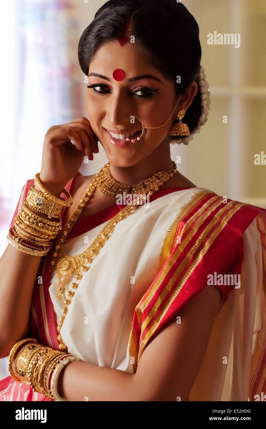 Bengali woman smiling Stock Photo - Alamy