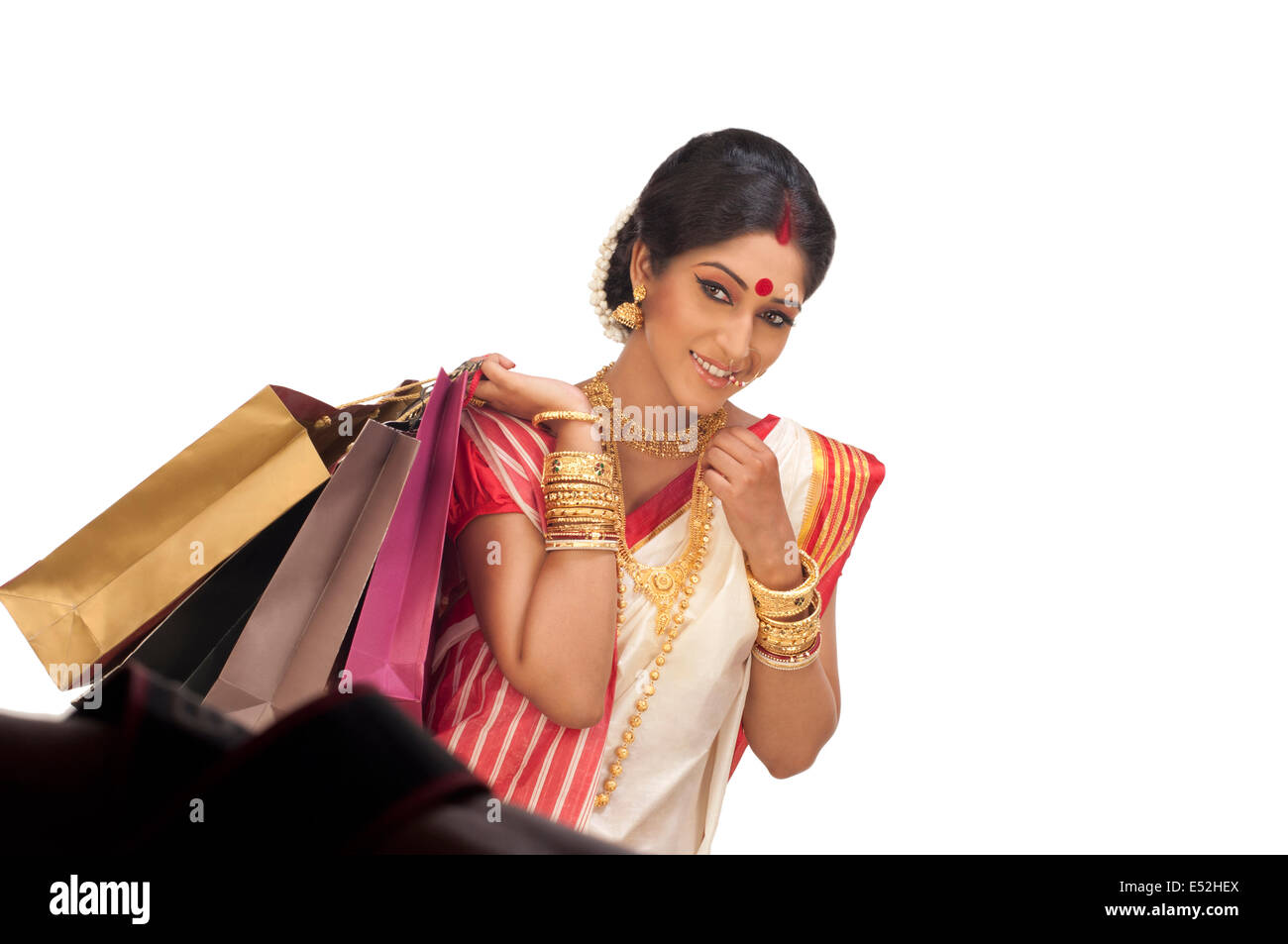 Bengali woman carrying shopping bags hi-res stock photography and ...