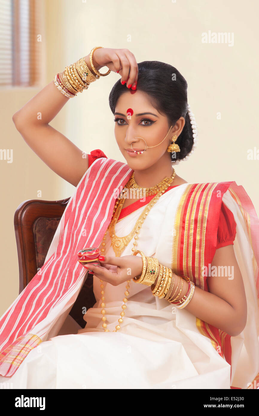 Sindoor On The Forehead High Resolution Stock Photography and Images ...