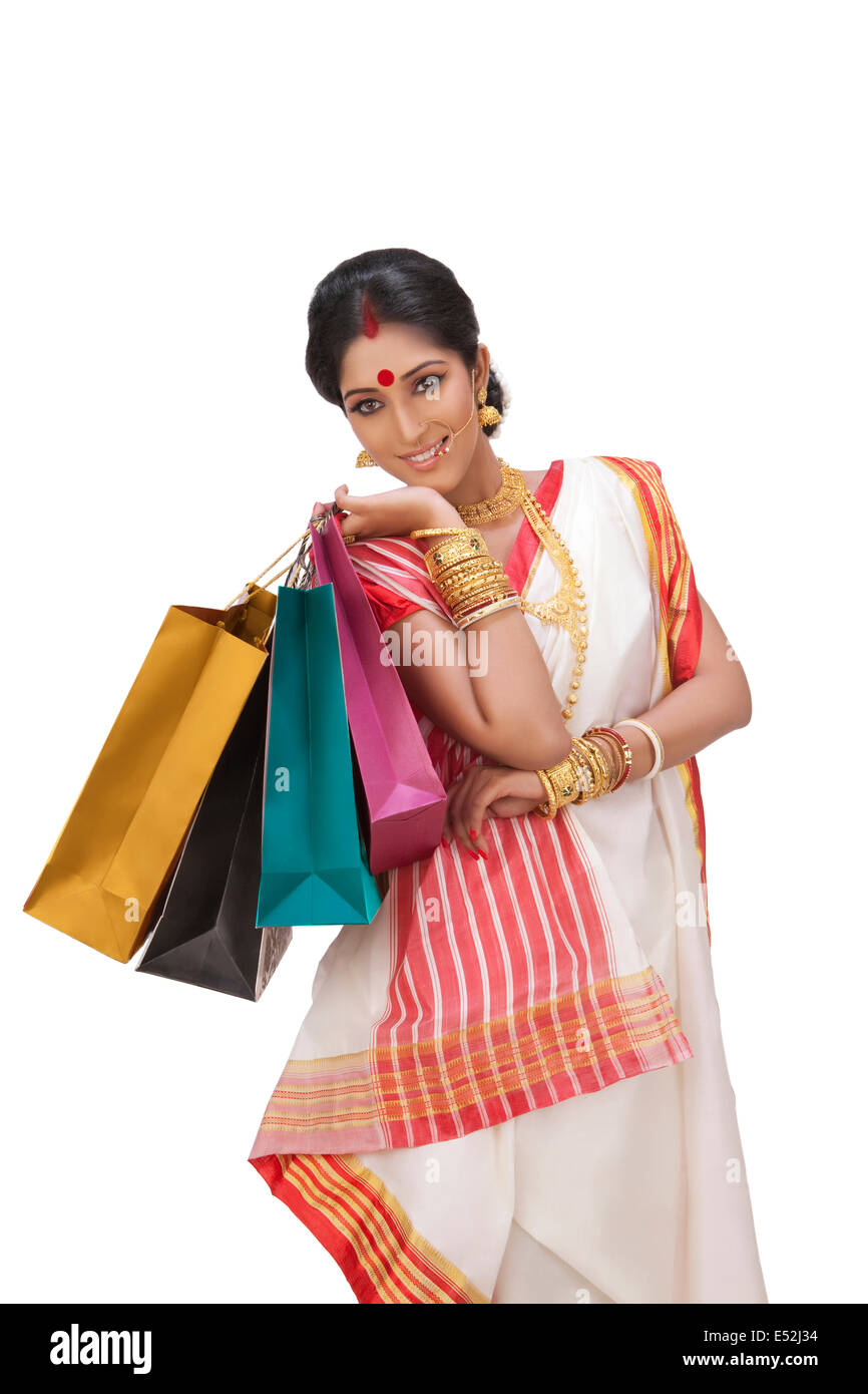 Bengali woman carrying shopping bags hi-res stock photography and ...