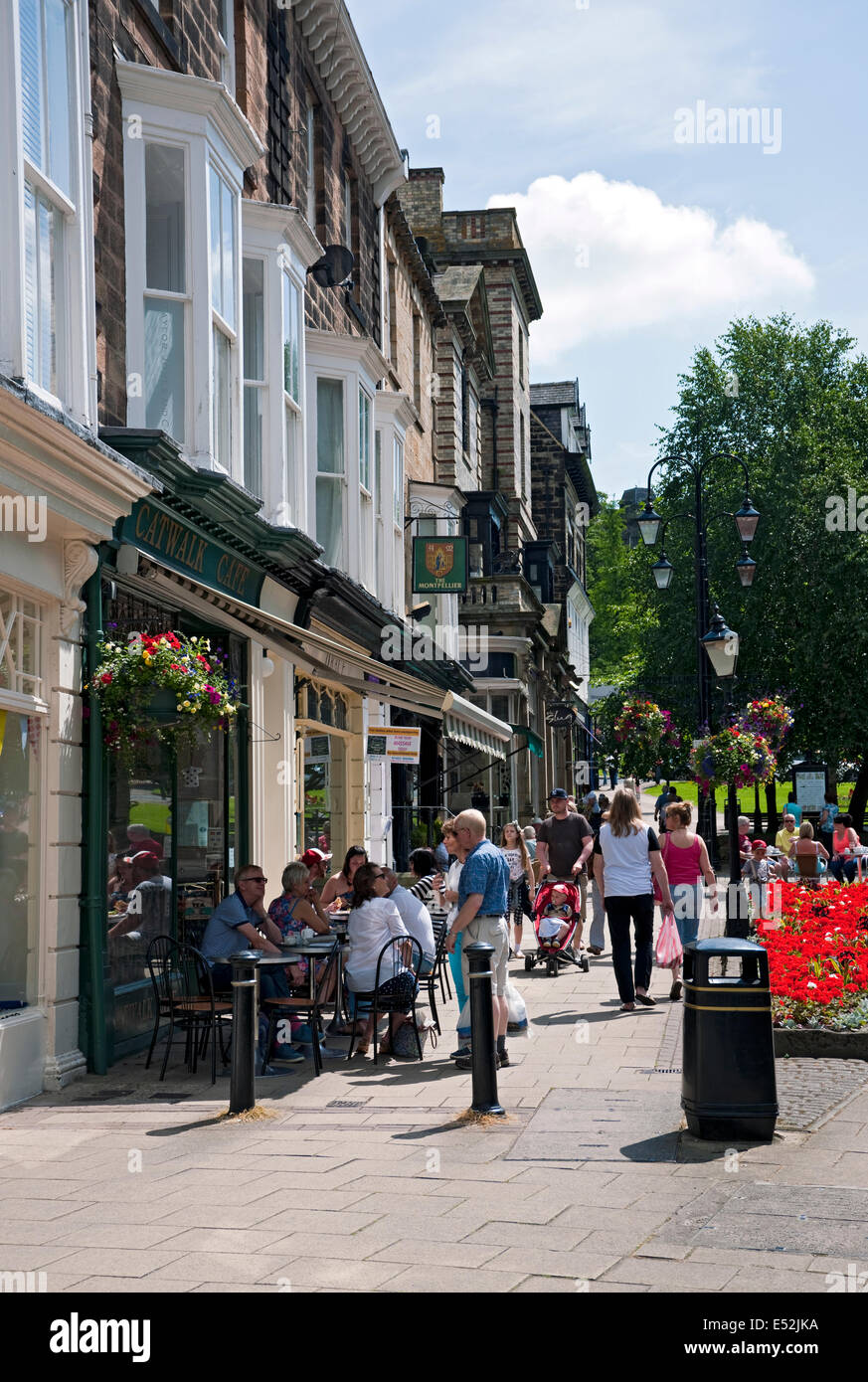 Outside cafes summer england british restaurant hi-res stock ...