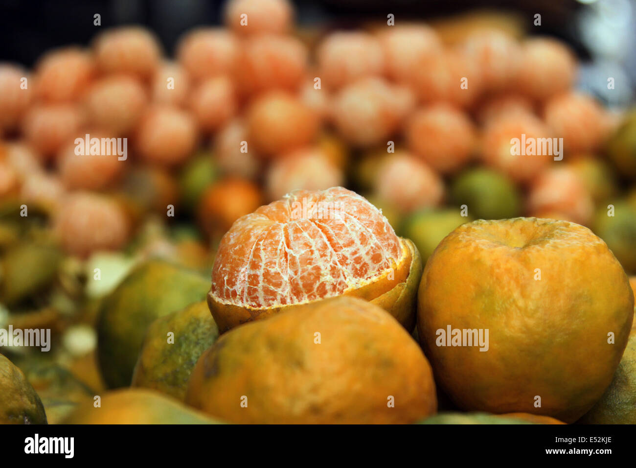Sale of oranges hi-res stock photography and images - Alamy