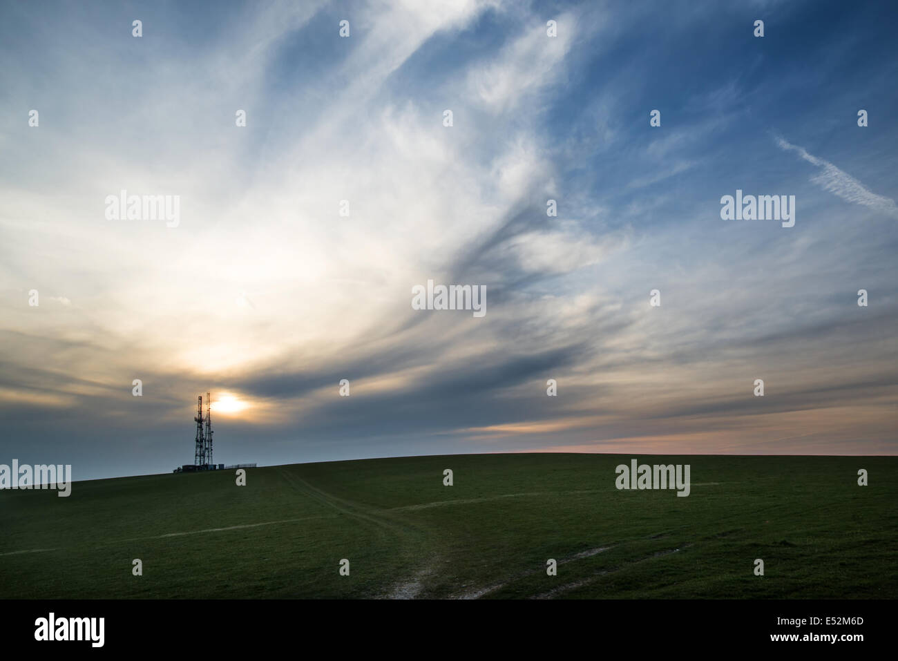 Sky over countryside hi-res stock photography and images - Alamy
