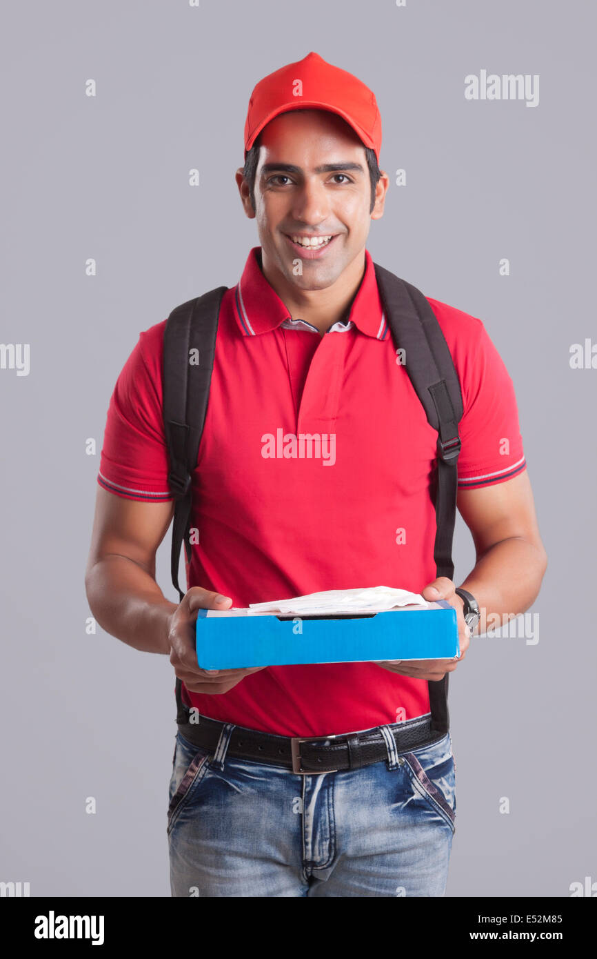 Pizza delivery man hi-res stock photography and images - Alamy