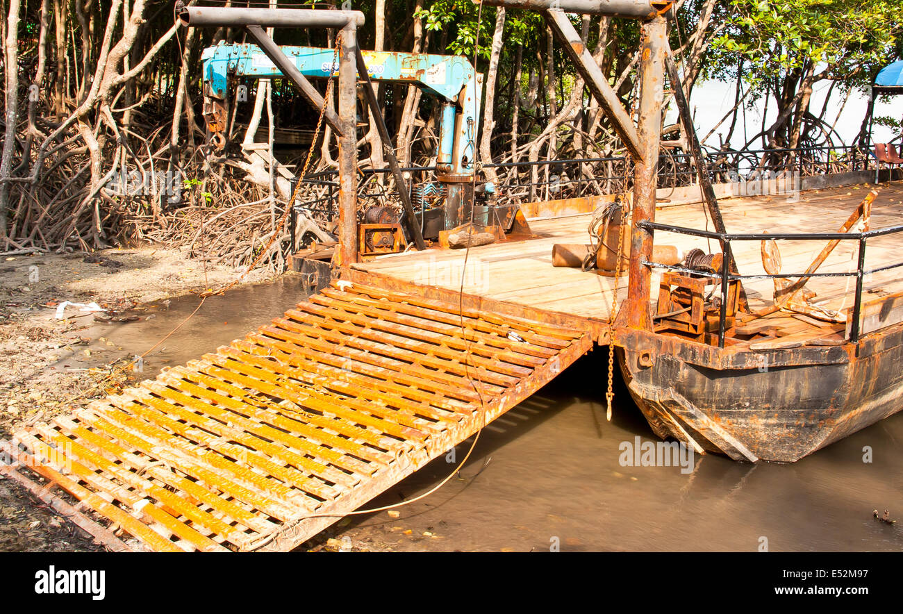 Steel footbridge pier hi-res stock photography and images - Alamy
