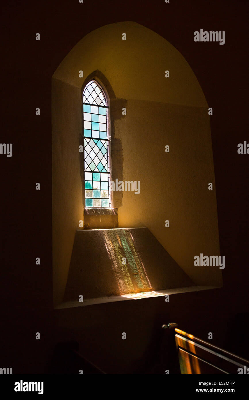 Simple stained glass window hi-res stock photography and images - Alamy