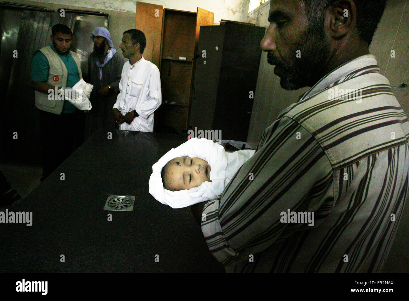 Gaza, Gaza Strip, Palestinian Territories. 18th July, 2014. A ...