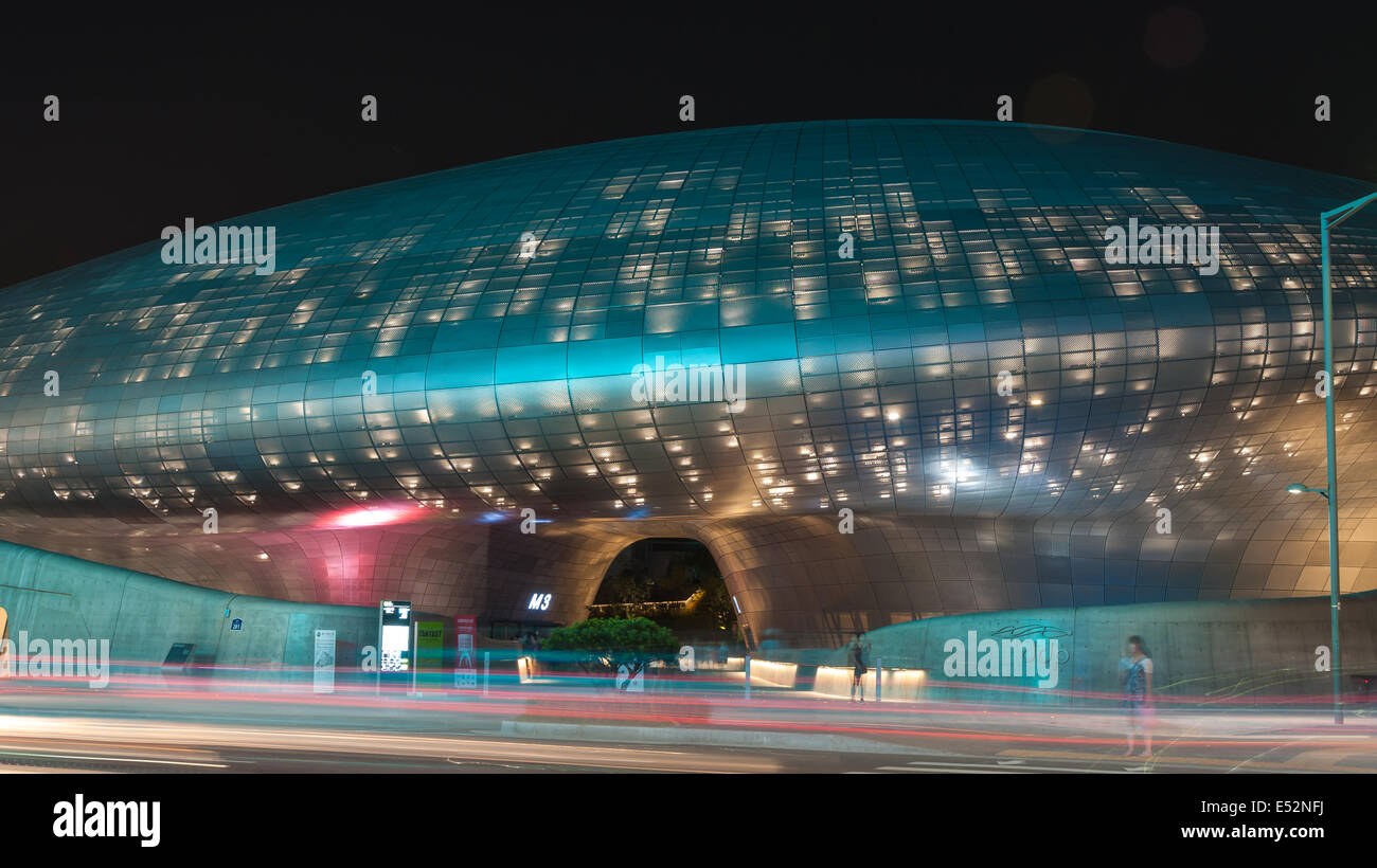 Dongdaemun design plaza seoul hi-res stock photography and images - Alamy