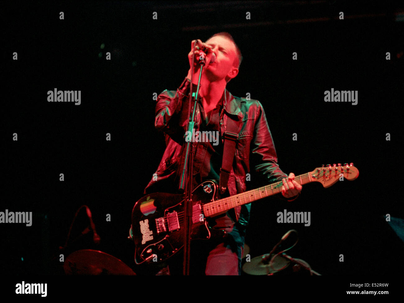 Glastonbury radiohead 1997 hi-res stock photography and images - Alamy
