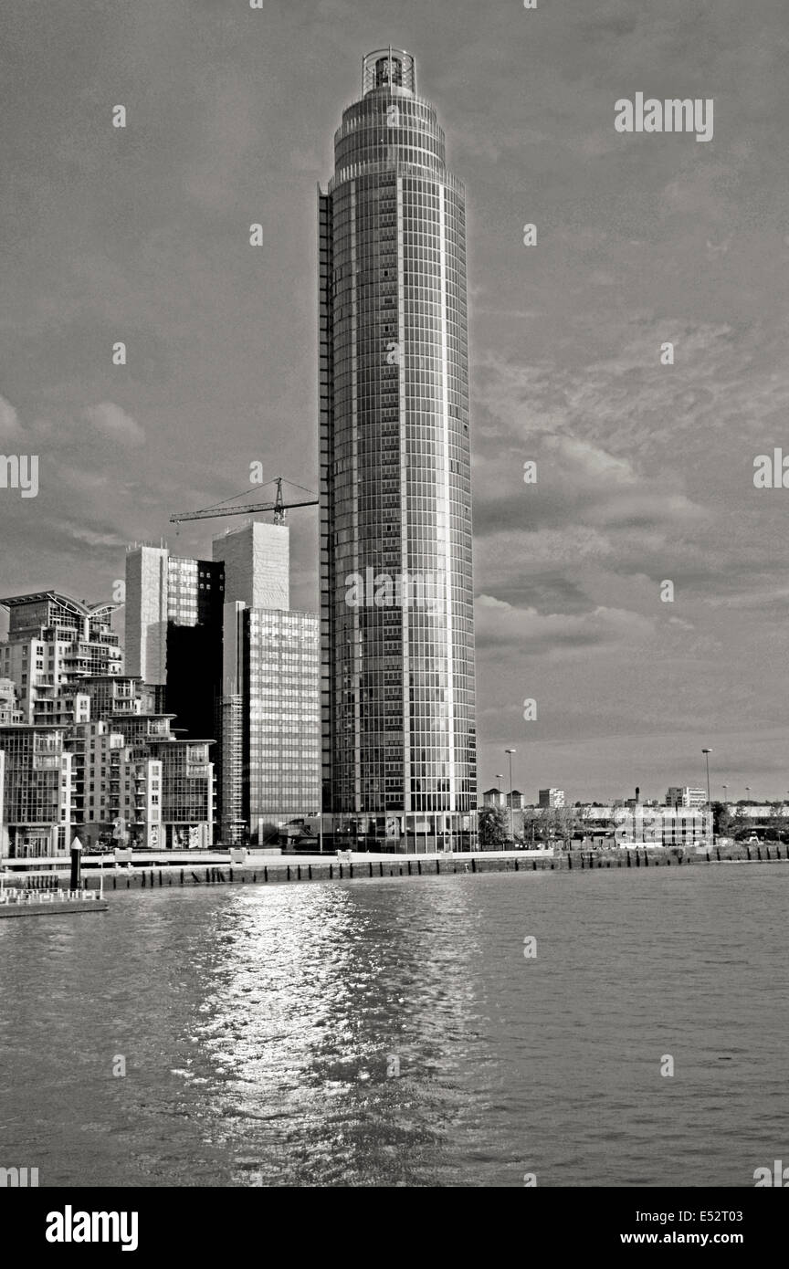 The St. George Wharf Tower (Vauxhall Tower) part of the St George Wharf ...