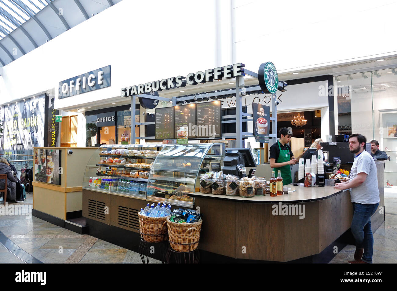 Starbucks Coffee Shop, The Oracle shopping centre, Reading, Berkshire ...