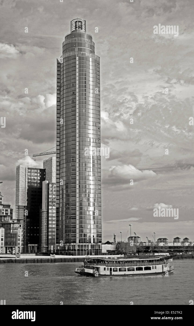 The St. George Wharf Tower (Vauxhall Tower) part of the St George Wharf ...